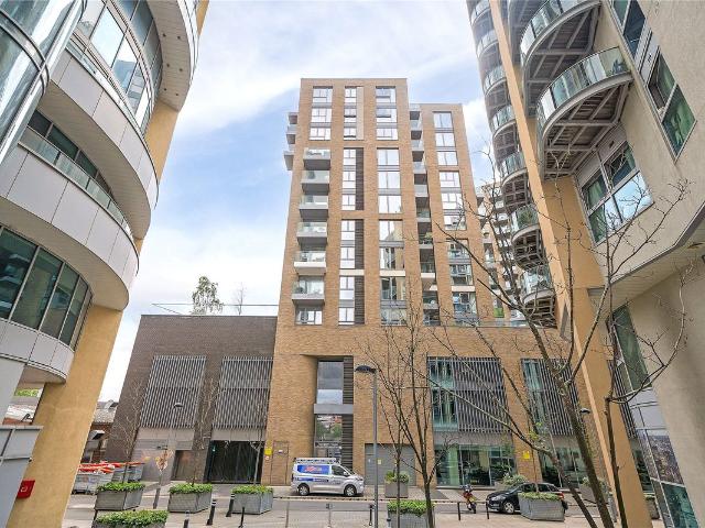 Bridges Court Road, London SW11, 1 bed flat to rent, £2,500 pcm | PrimeLocation