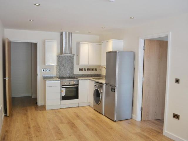 Bridgford Road, West Bridgford. 2 bed apartment to rent £1,150 pcm £265 pw