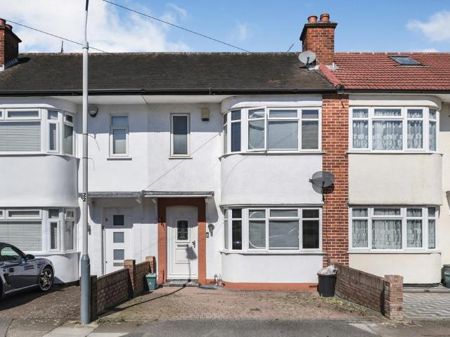 Bridgwater Road, Ruislip, HA4 2 bed terraced house to rent £1,950 pcm £450 pw