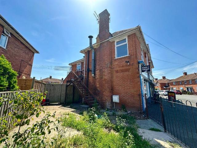 Bridgwater, TA6 3QF TA6 4 bed apartment to rent £3,800 pcm £877 pw