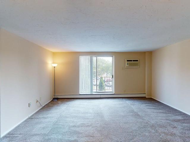 Bridlewood Apartments 2 Bedroom Apartment for Rent at 5250 Columbia Road, North Olmsted, OH 44070 North Olmsted