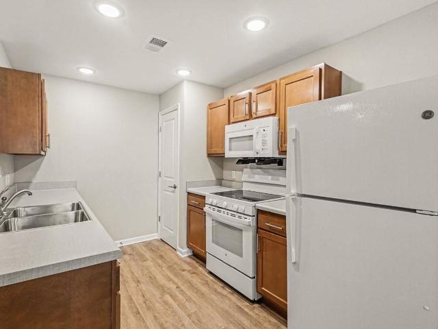 Bridlewood Crossing 2 Bedroom Apartment for Rent at 7945 3rd Street Rd, Louisville, KY 40214