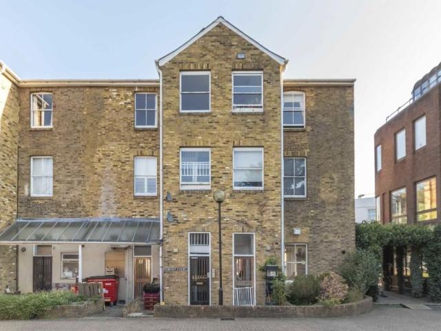 Bridle Close, KT1, London