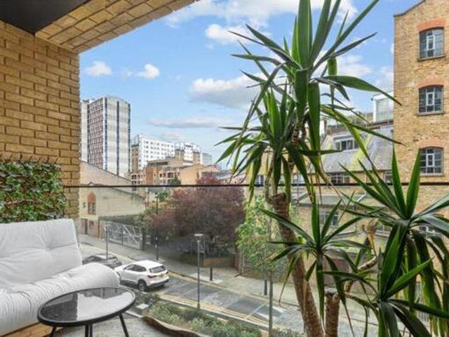 Bridle Mews, London, 2 Bedroom Apartment