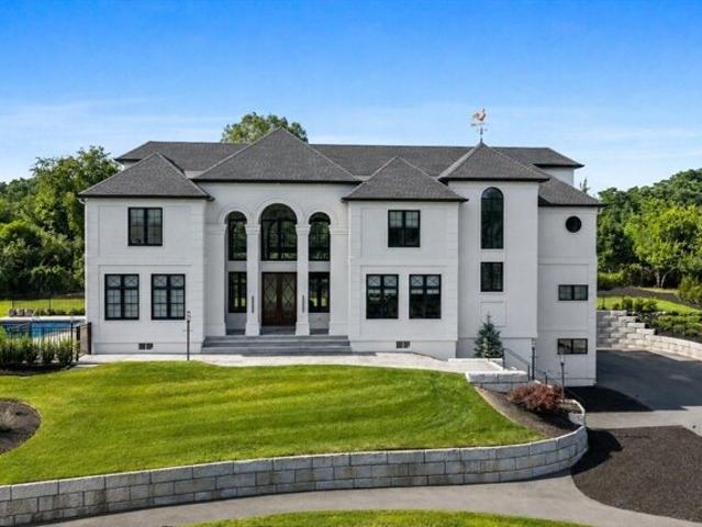 Bridle Spur Ln, Danvers, Home For Sale