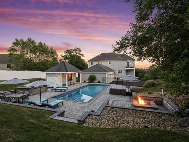 Bridle Spur Ln, Danvers, Home For Sale