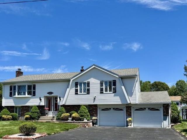 Bridle Path Ln, West Haven, Home For Sale