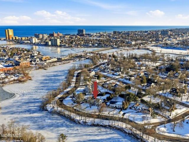 Bridlemere Ave, Interlaken, Home For Sale