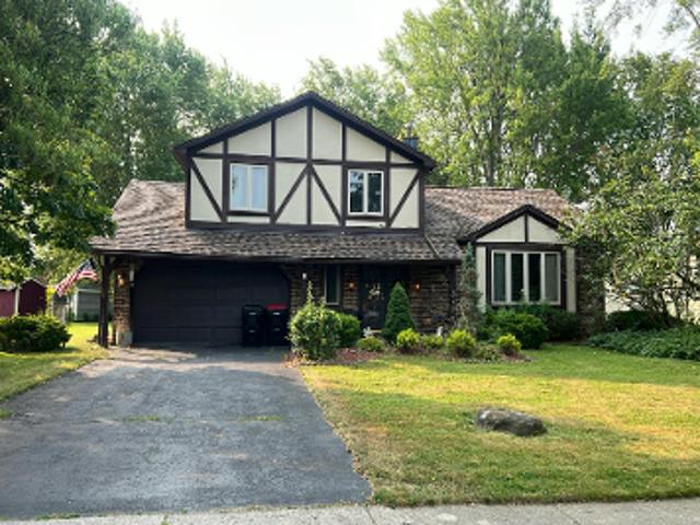 Bridlepath Ln