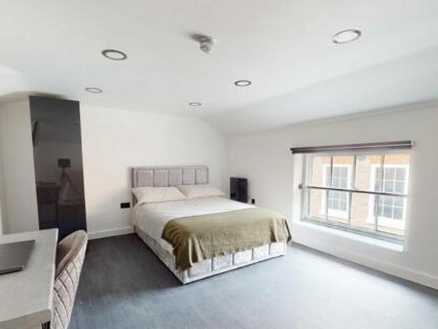 Bridlesmith Gate, City Centre, Studio Flat For