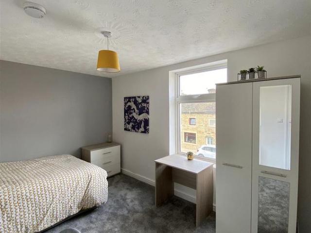 Briercliffe Road, Burnley BB10, Room to rent, £433 pcm | PrimeLocation