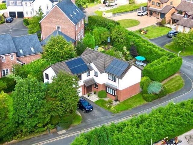 Brierholme Avenue, Egerton, 5 Bedroom Detached