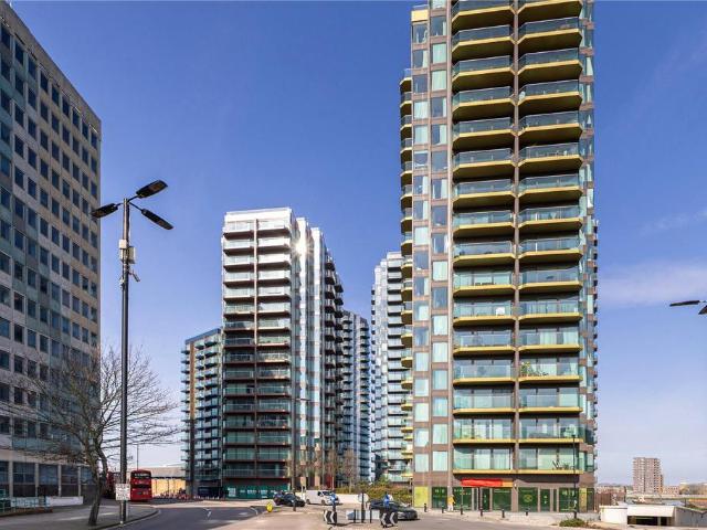 Brigadier Walk, Woolwich, London, SE18 2 bed apartment to rent £2,900 pcm £669 pw