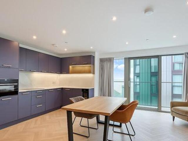 Brigadier Walk, London, 2 Bedroom Flat