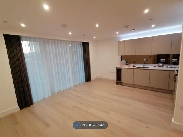 Brigadier Walk, London SE18, 1 bed flat to rent, £1,900 pcm | PrimeLocation