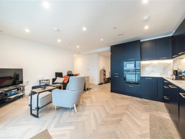 Brigadier Walk, Royal Arsenal. 2 bed apartment to rent £3,000 pcm £692 pw