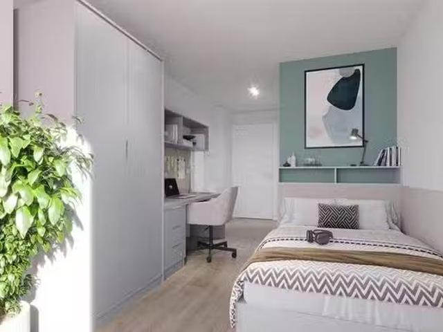 Brigg Point Bronze Ensuite