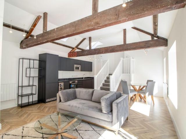 Briggate, Leeds LS1, 2 bed flat to rent, £1,495 pcm | PrimeLocation