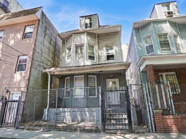Briggs Ave, Bronx, Home For Sale