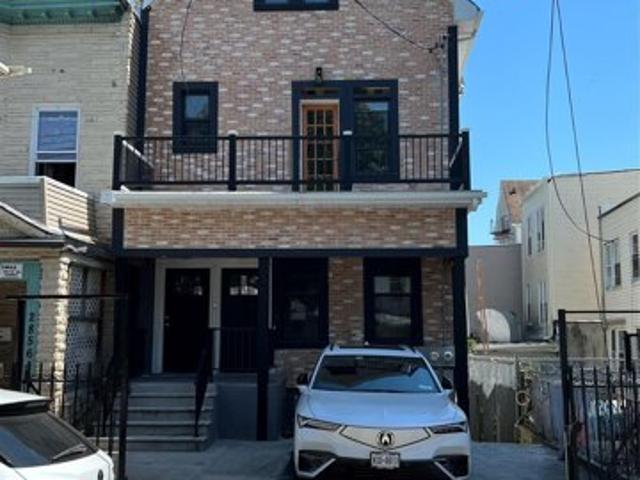 Briggs Ave, Bronx, Home For Sale