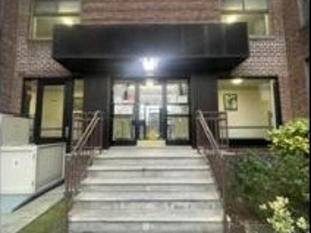 Brigham St Apt 5d