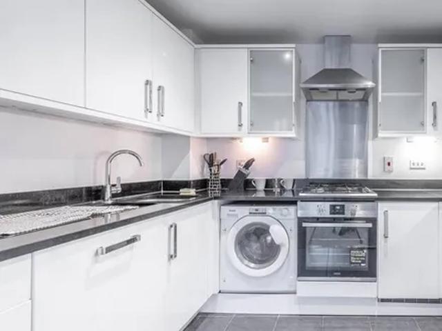 Brightwen Grove, London, HA7 4WN, United Kingdom | 2 bed apartment for rent #140800147 | Rentberry