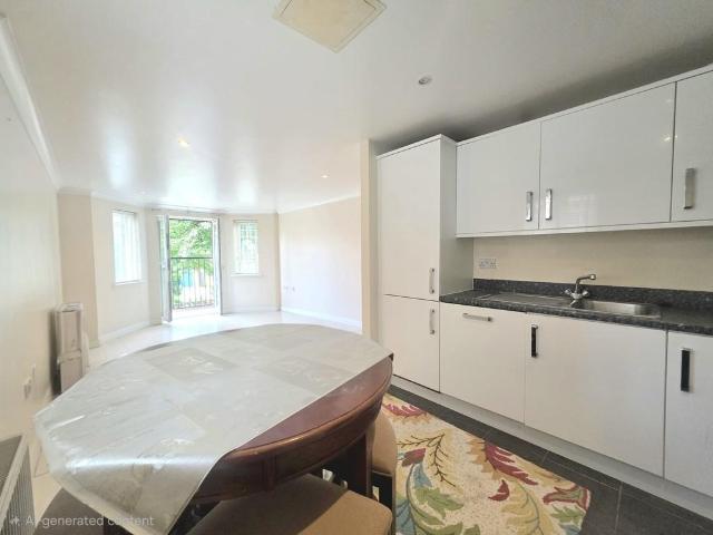Brightwen Grove, Stanmore 2 bed ground floor flat to rent £1,850 pcm £427 pw
