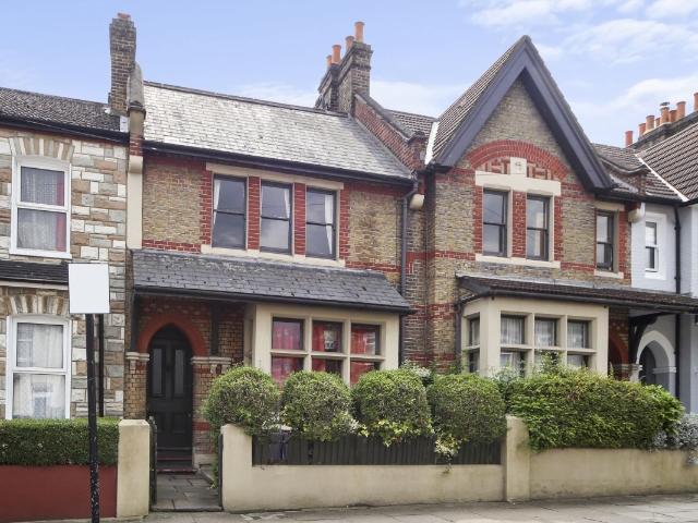 Brightwell Crescent, London SW17, 1 bed flat to rent, £1,850 pcm | PrimeLocation