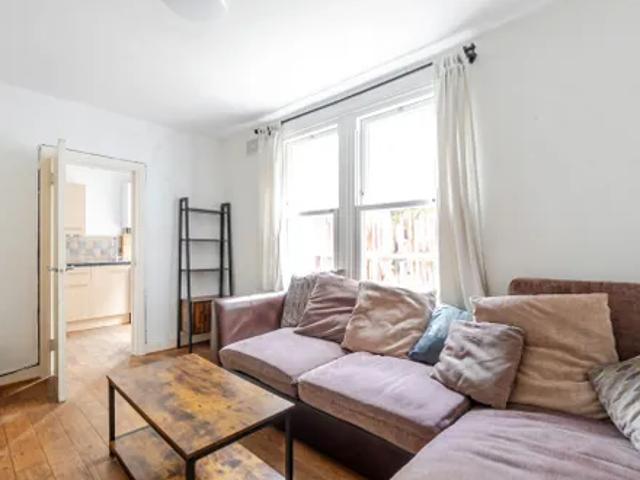 Brightwell Crescent, London, SW17 9AD, United Kingdom | 2 bed apartment for rent #167074448 | Rentberry