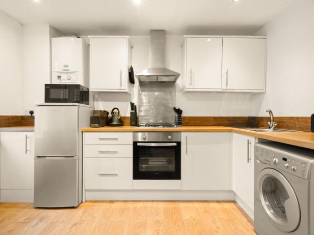 Bright 1 Bed Flat in E9 Hackney Central Furnished