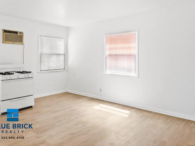 Bright 1 Bedroom with Patio Garden in North Hollywood