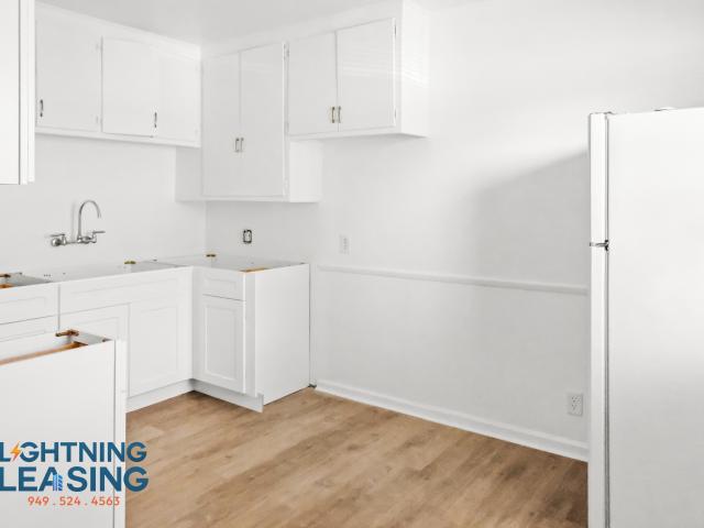 Bright 1 Bedroom with Patio Garden in North Hollywood