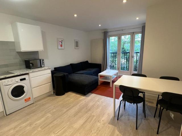 Bright 2 Bed Apartment | Large Kitchen | UCL