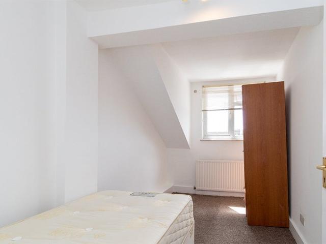Bright 2 Bed Flat in Cricklewood, NW2