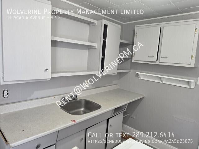 Bright 2 Bedroom Condo Style Unit with High Ceilings & Large Closets