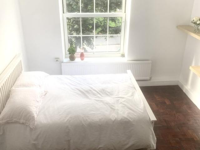 Bright 2 double bedroom flat for rent Hackney E5
