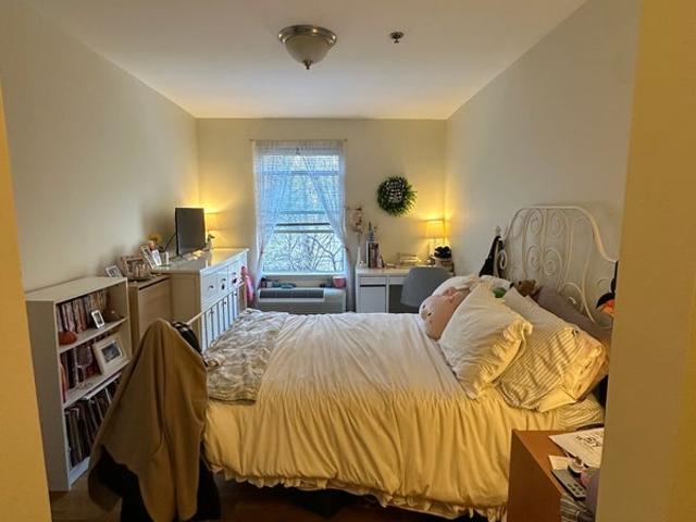 Bright 2BR / 2 BA apartment looking for roommate