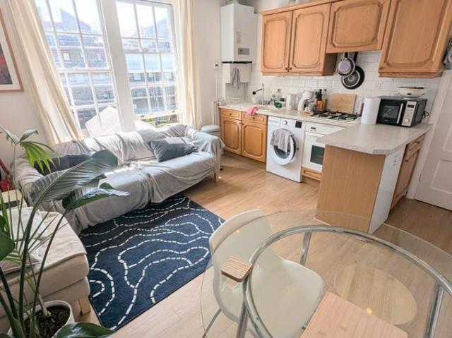 Bright 2x Double Bedroom Flat next to the Quay! E1