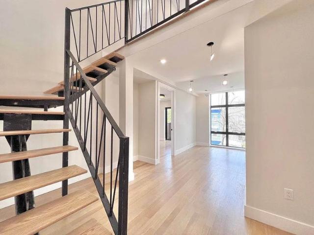 Bright 4BR/4BA ☀️ High Ceilings + 2 Living ️