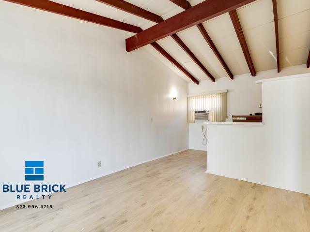 Bright & Cozy Valley Apartment with Parking & AC