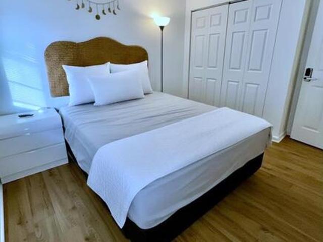 Bright & Cozy Bedroom Rental