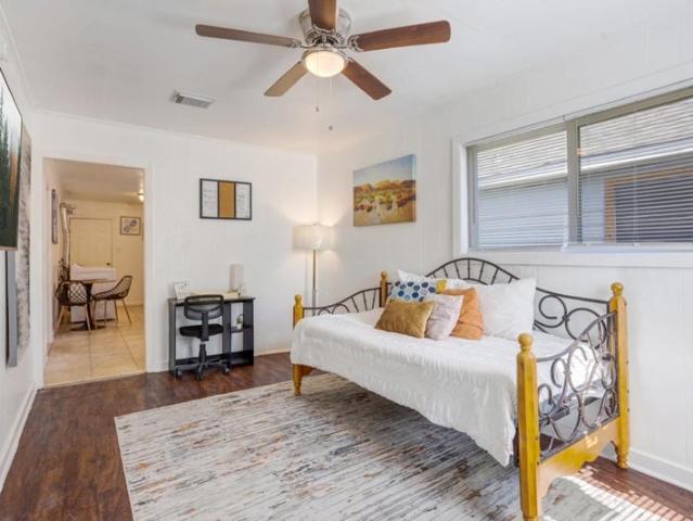 Bright, Cozy & Modern 2BR | Third Ward Charm Near