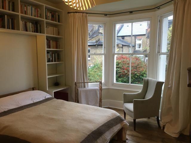 Bright, comfortable, friendly household. Quiet street. Clapton, E5. Mon Thurs nights only