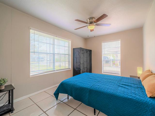 Bright & Comfortable Houston Home | Fully Furnished, Secure, and Convenient | Free Wi Fi, Monthly Cleanings, and Near Bus Stops