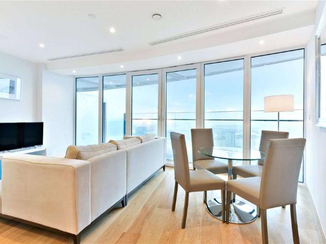 Bright and airy 2 double bedroom apartment to rent