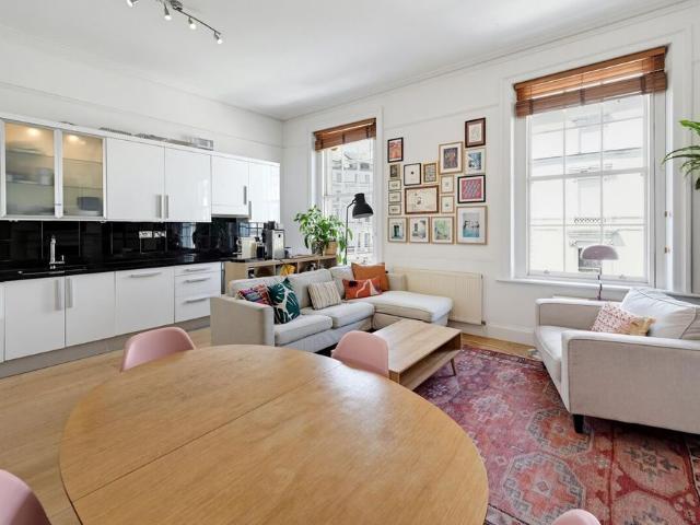 Bright and beautifully presented one bedroom flat with generous living space in SW7