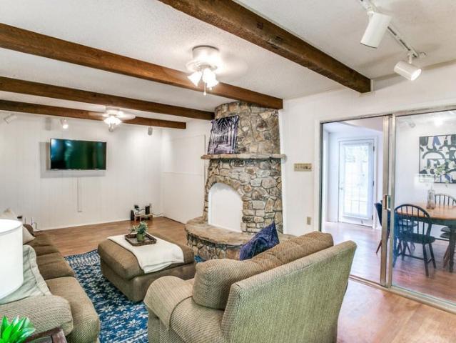 Bright and Cozy Arlington Home with a beautiful ba