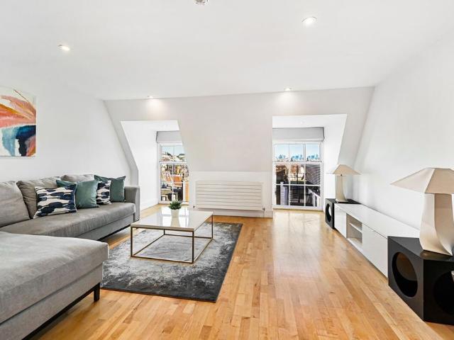 Bright and elegant one bedroom apartment to let in the heart of St James’s, SW1Y