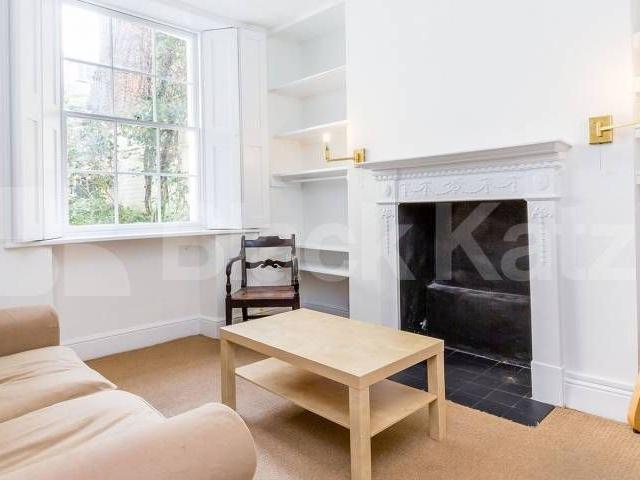 Bright and Stylish One Bedroom Period Flat to Rent on Mornington Terrace