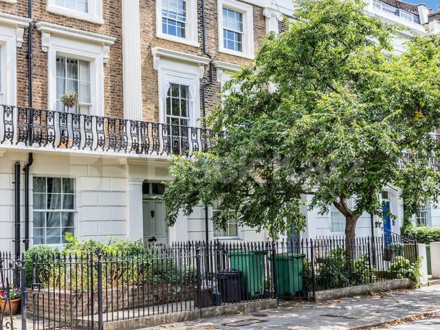 Bright and Stylish One Bedroom Period Flat to Rent on Mornington Terrace